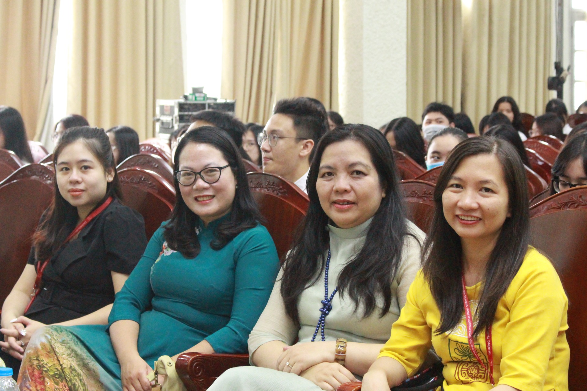 Trường THPT Chuyên KHXH&NV