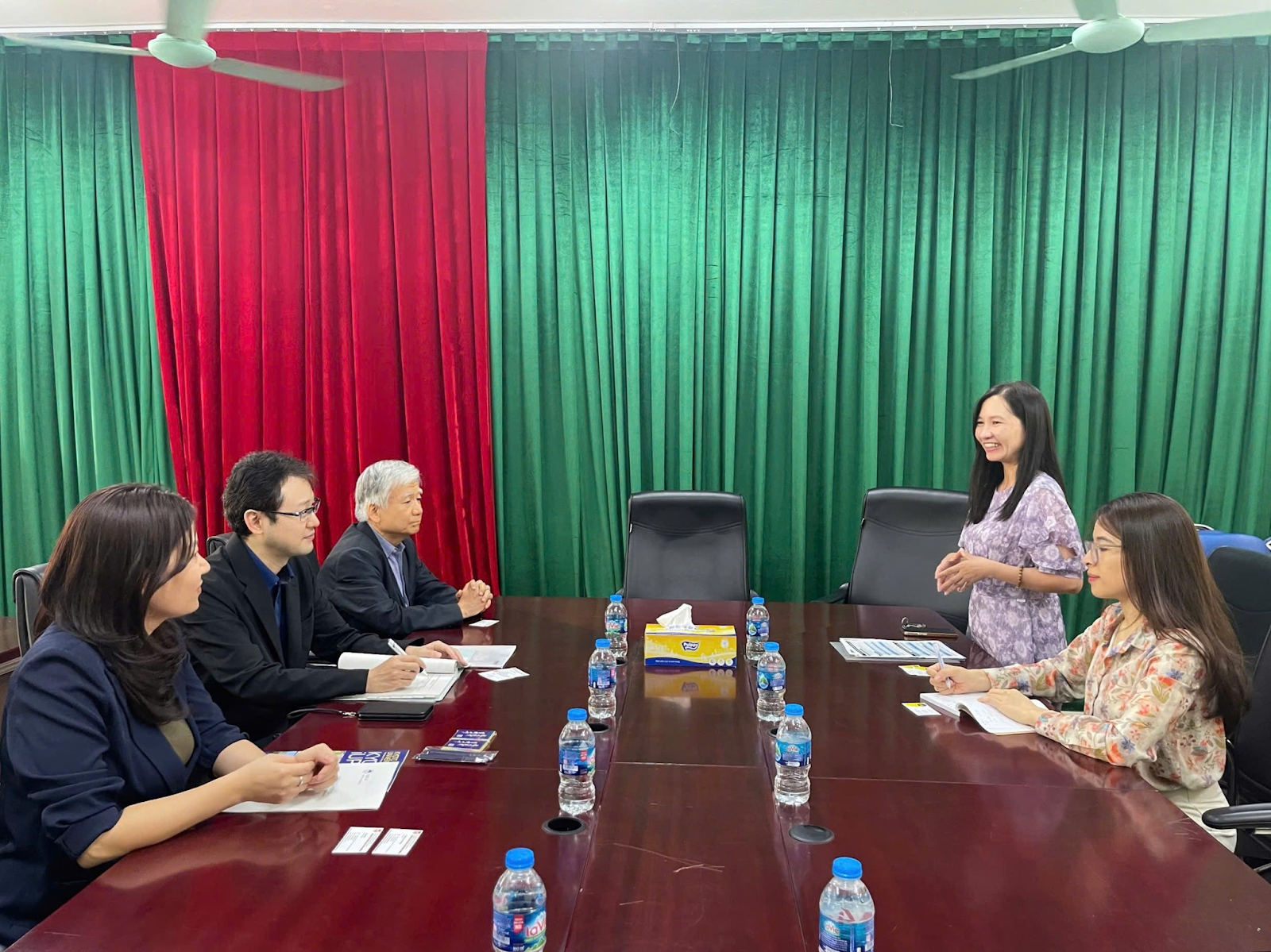 THPT Chuyên KHXH&NV đón tiếp Trường Đại học Kyoto trong hoạt động giao ...